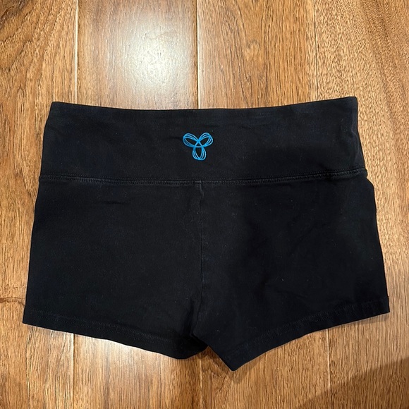 TNA | Shorts | Aritzia Tna Black Shorts From Aritzia | Poshmark